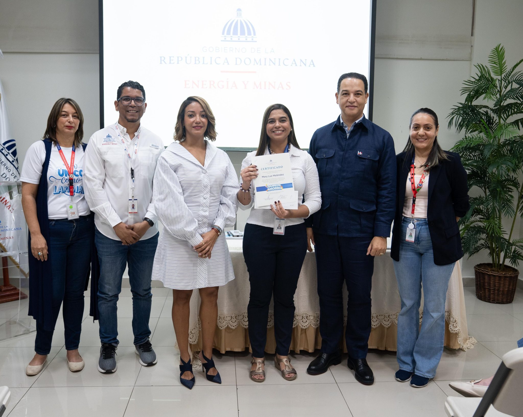 Energía y Minas premia iniciativas de ahorro energético en concurso ...
